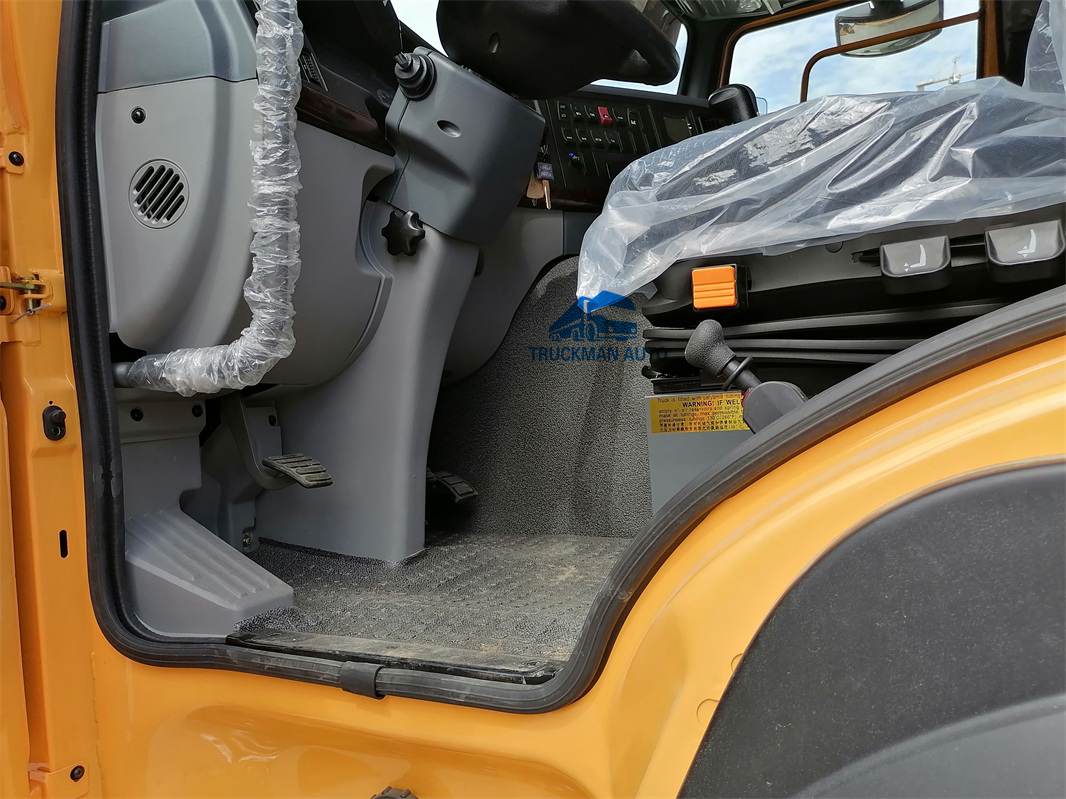 SINOTRUK HOWO 336HP Dump Truck With Right Hand Cabin