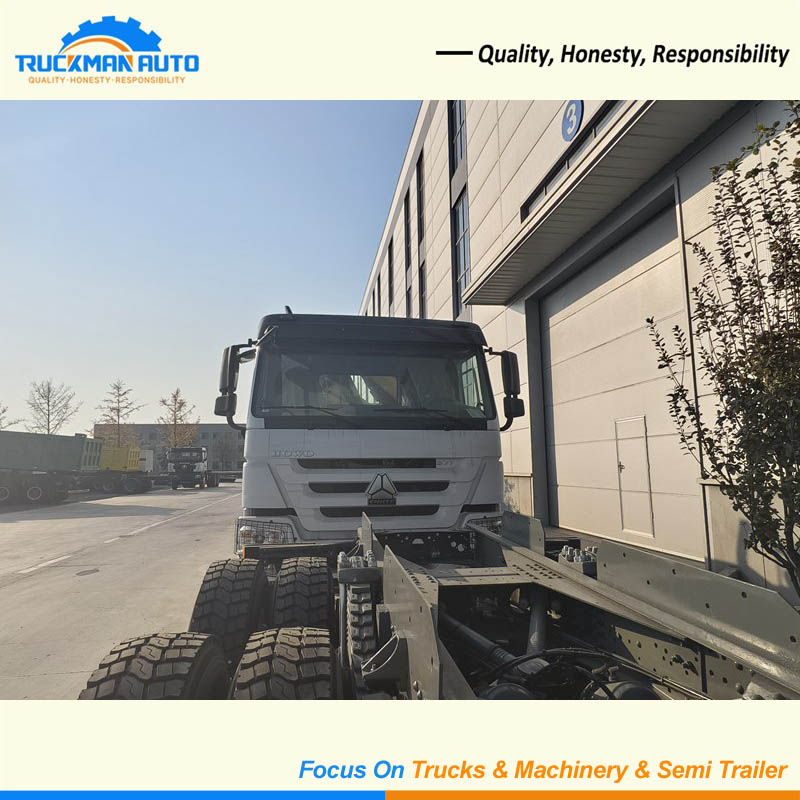 Factory Price SINOTRUK HOWO 8x4 371HP Lorry Truck With Crane
